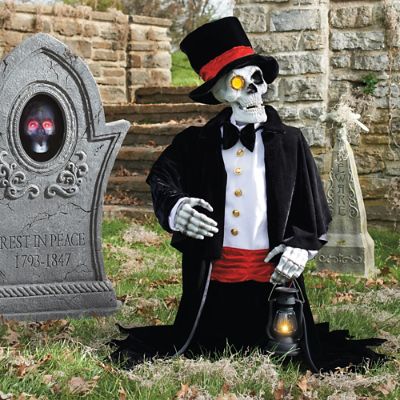 Creepy Skeleton Greeter | Grandin Road