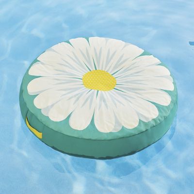 Medallion Daisy Flower Float | Grandin Road
