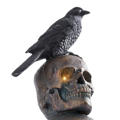 Stacked Skull Topiary with Crow | Grandin Road