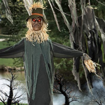 Animated Scarecrow | Grandin Road