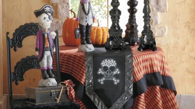 High-quality Halloween Table Linens | Grandin Road